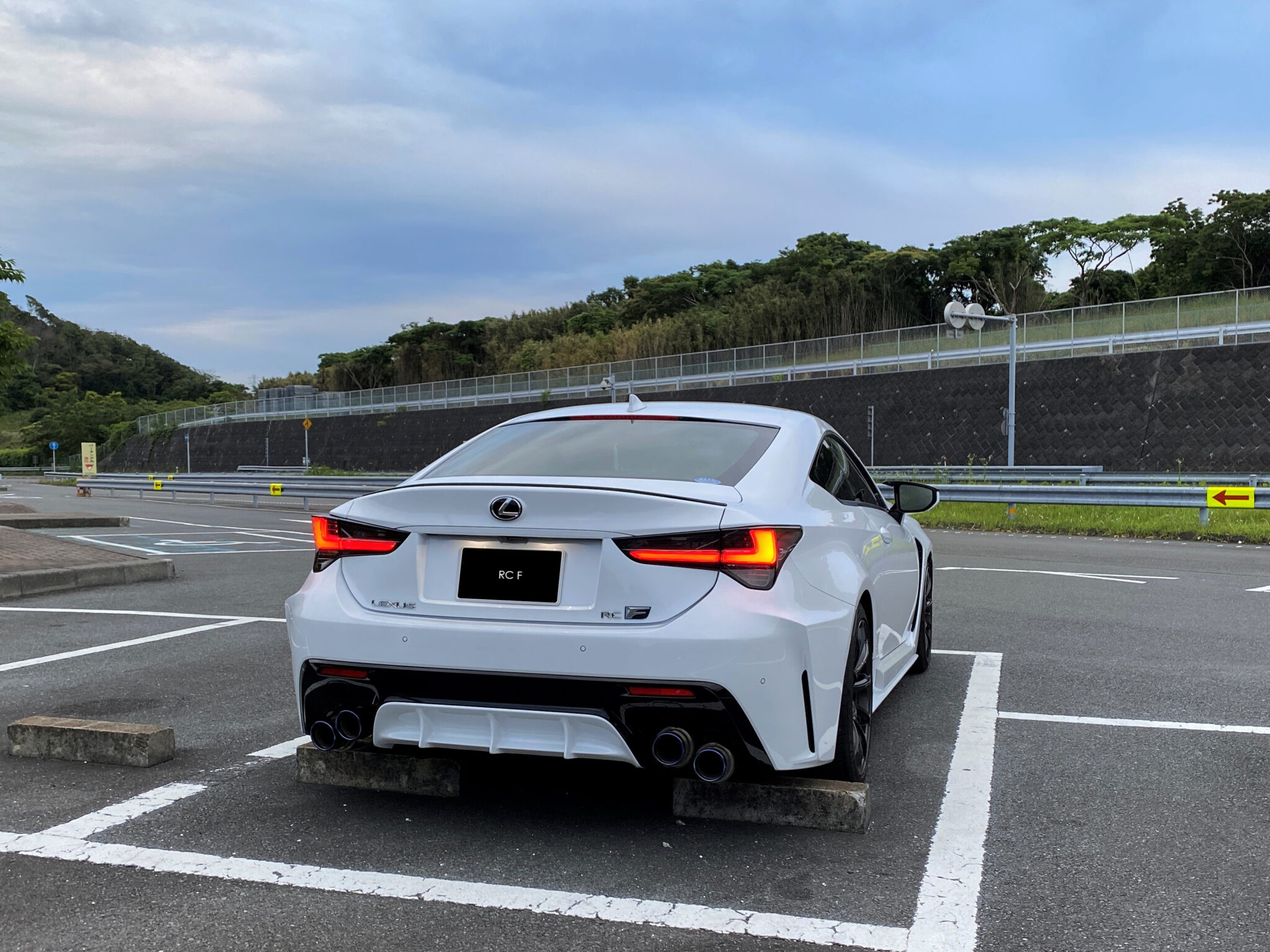 レクサス RC F｜RCFに装着したエアロミラー | My status is RC F